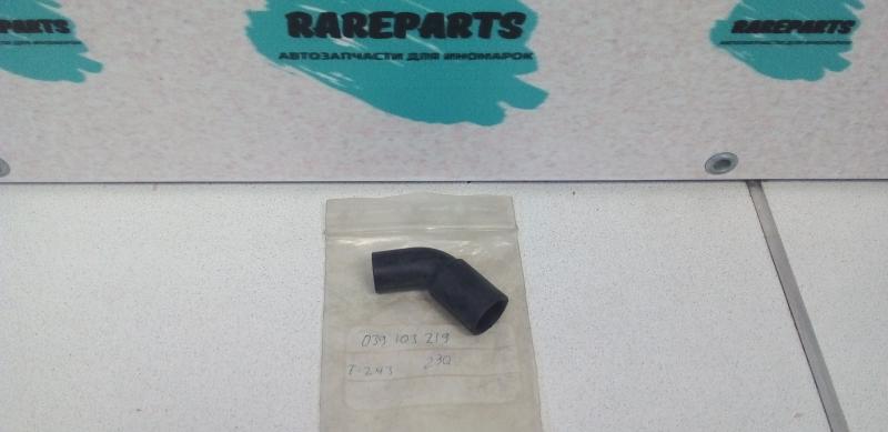 Патрубок вентиляции картерных газов на Audi 80